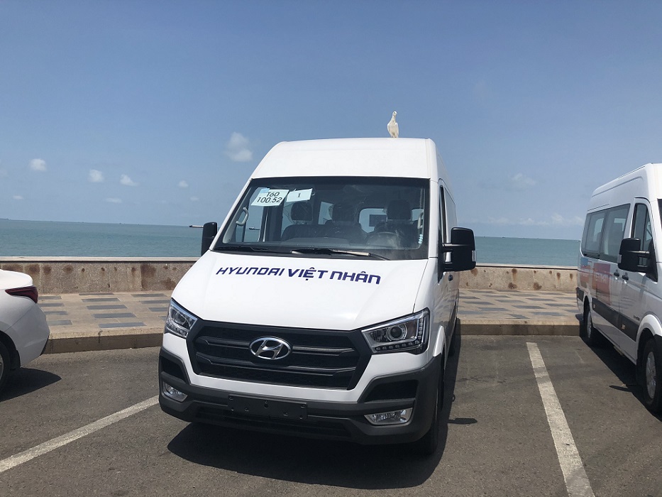 Hyundai Solati 2023 16 Chổ cao cấp tiện nghi thoải mái ghế tiêu chuẩn ...